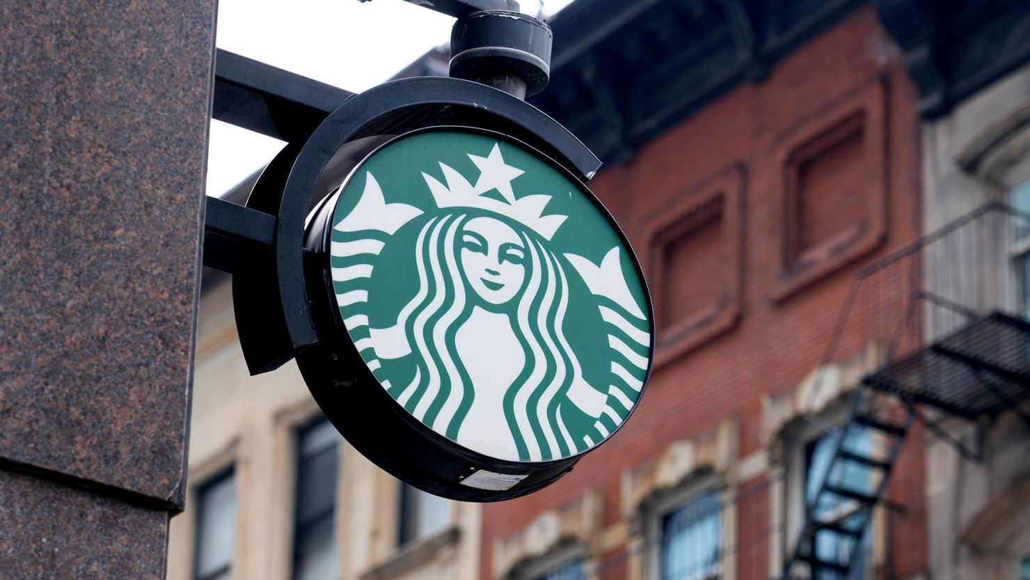 Starbucks Rombak Tenaga Kerja Korporat: Apa Implikasinya? - Kaizer ...